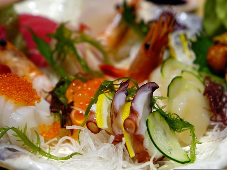 Ultimate Guide to Sashimi: The Art of Japanese Raw Fish Cuisine | TREASURE BLOOM